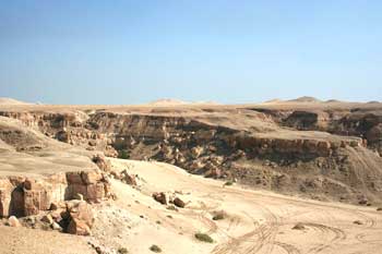 Rock Crawling in Kuwait - 2:48AM – Everything Kuwait