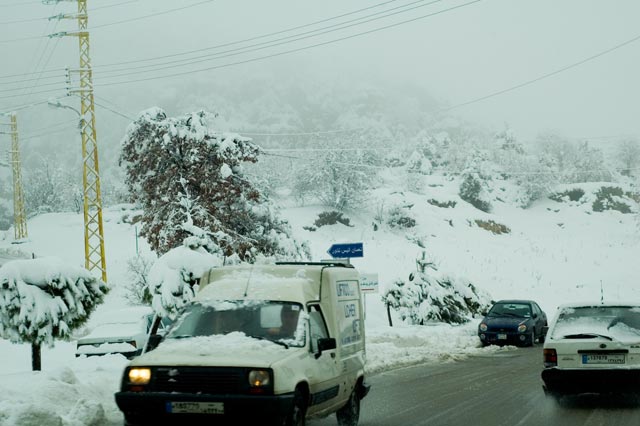 SNOW SNOW SNOW!!! – 2:48AM – Entertaining Kuwait since 2003