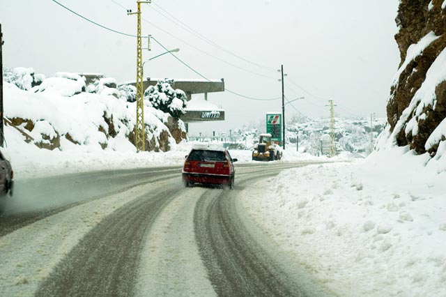 SNOW SNOW SNOW!!! – 2:48AM – Entertaining Kuwait since 2003